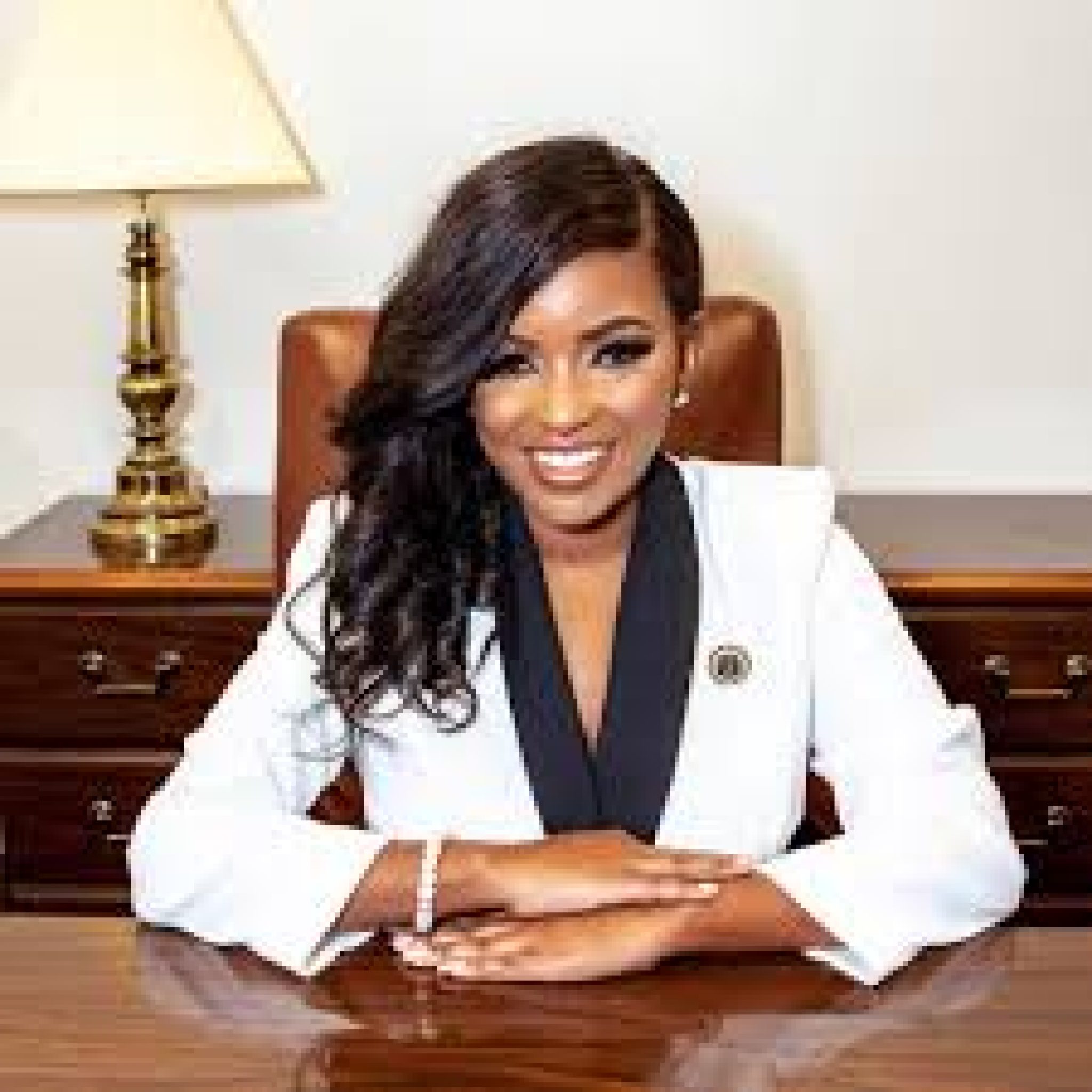 Congresswoman Jasmine Crockett takes apart Judge Judy live on CNN TV ...