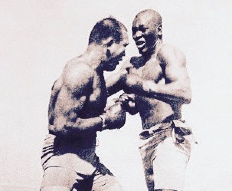 First Black Heavyweight Champion: Jack Johnson 1910 | PureHistory